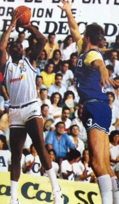 Nostálgicos: Larry Spriggs. Una vistosidad no del todo eficiente. Por ...