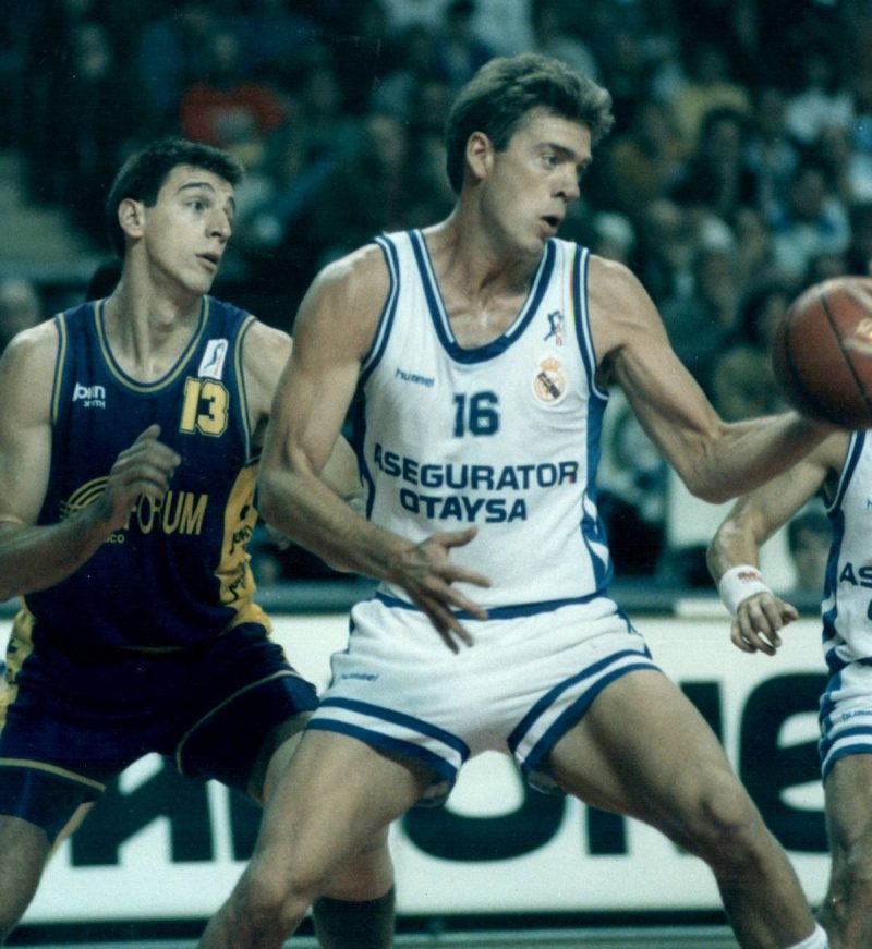 Nostálgicos. Mark McNamara. Campeón con los Sixers y suplente de Jabbar ...